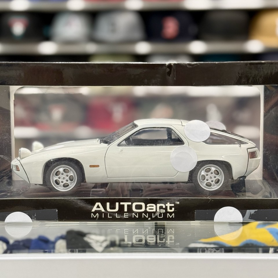 AUTOart Porsche 928 White Pasha Interior 1/18 Scale Diecast Model Car ...