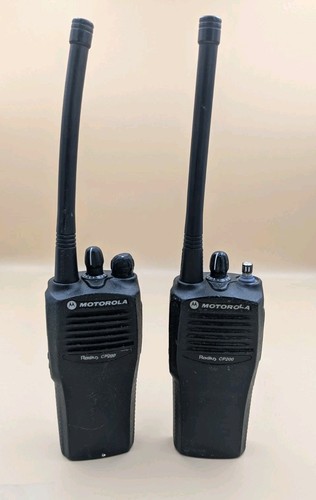 Motorola Radius CP200 16-Channel VHF Two Way Radio AAH50KDC9AA2AN ...