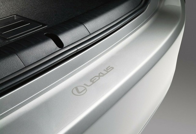 Lexus Is250 / Is350 2014 Rear Bumper Applique Pt747-53140 for sale ...