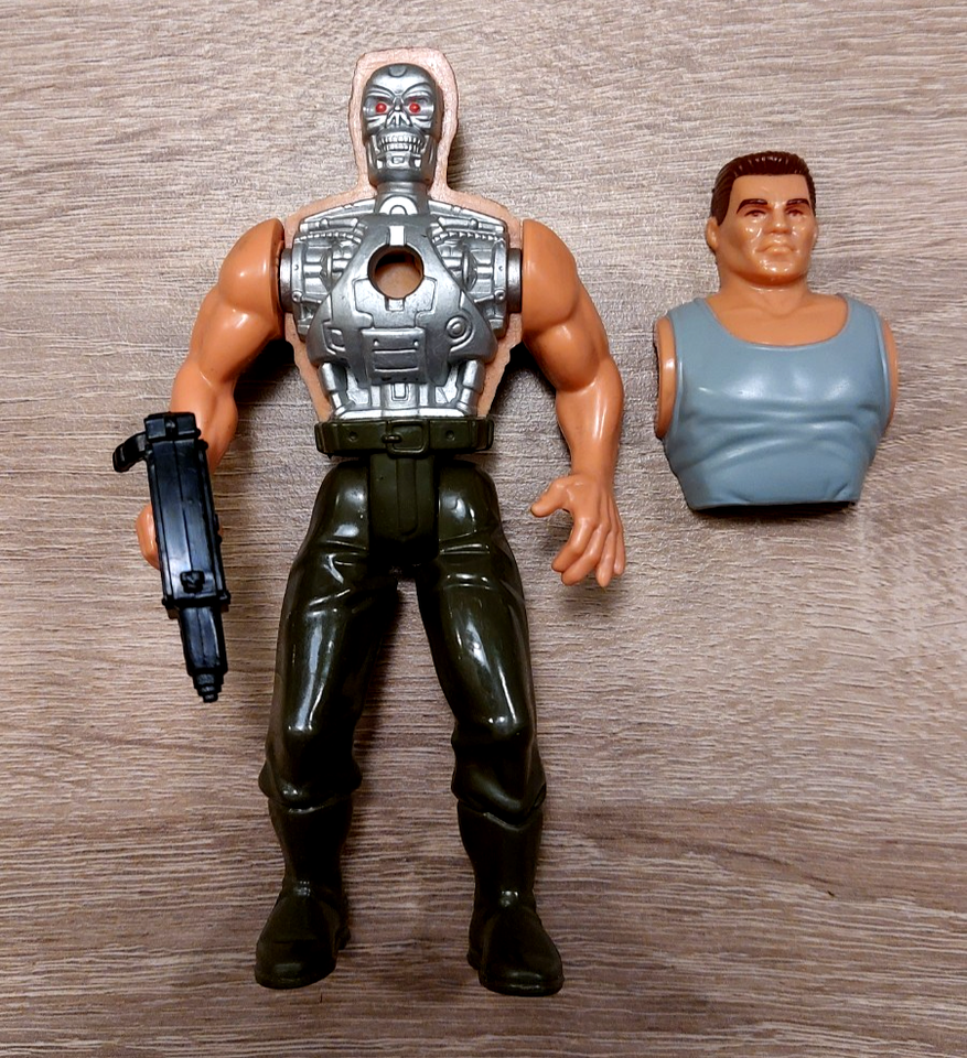Terminator 2 : Battle Damage Terminator With Blow Open Chest - 5 ...