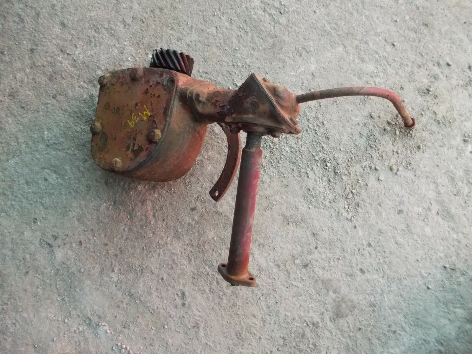 1939 Farmall M IH tractor governor assembly for parts only turns over ...