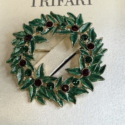 VTG Trifari Brooch Wreath Red & Green Rhinestones Enamel Christmas Gold ...
