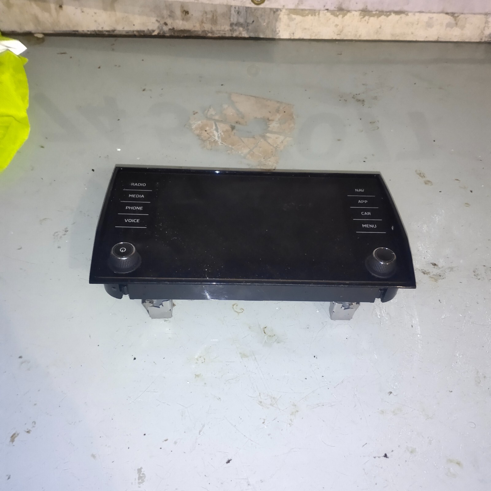 SKODA KAROQ RADIO DISPLAY STEREO SCREEN 565919605B | eBay