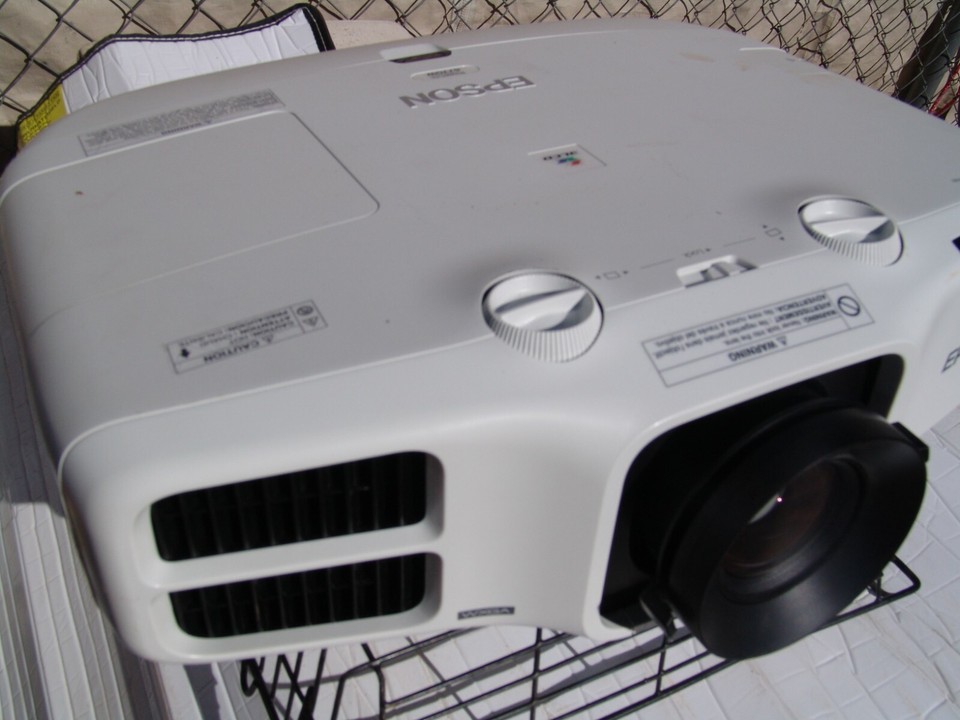 Epson PowerLite 4770W Projector 5000 Lumen University level 30-300 Inch ...
