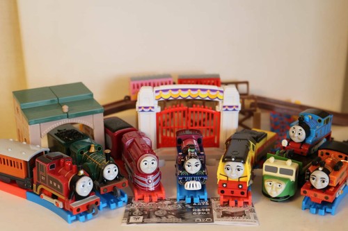Thomas Nia Ashima Rebecca Caitlin Emily Rosie Madge Henrietta Tomy ...