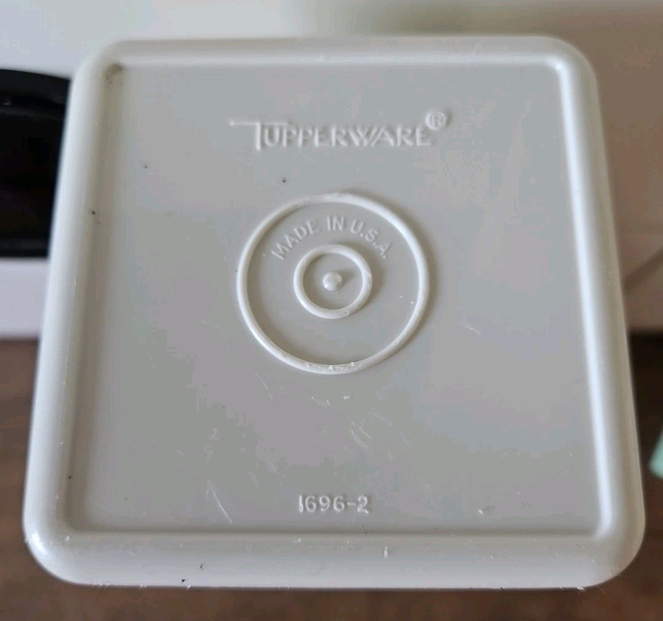 Vintage Tupperware Velveeta Block Cheese Keeper Almond W Blue Lid #1696 ...