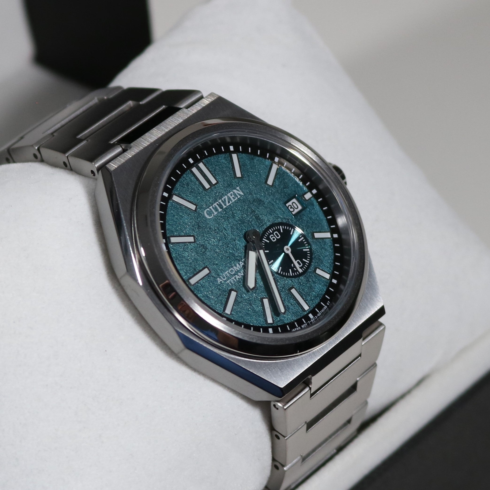 Citizen Super Titanium green Dial Men's Automatic Watch NJ0180-80X