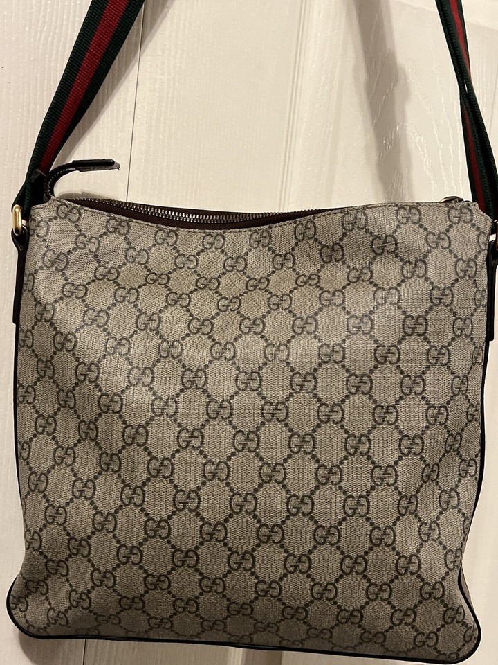Gucci UFO Courrier Messenger GG Supreme Crossbody Bag Purse | eBay