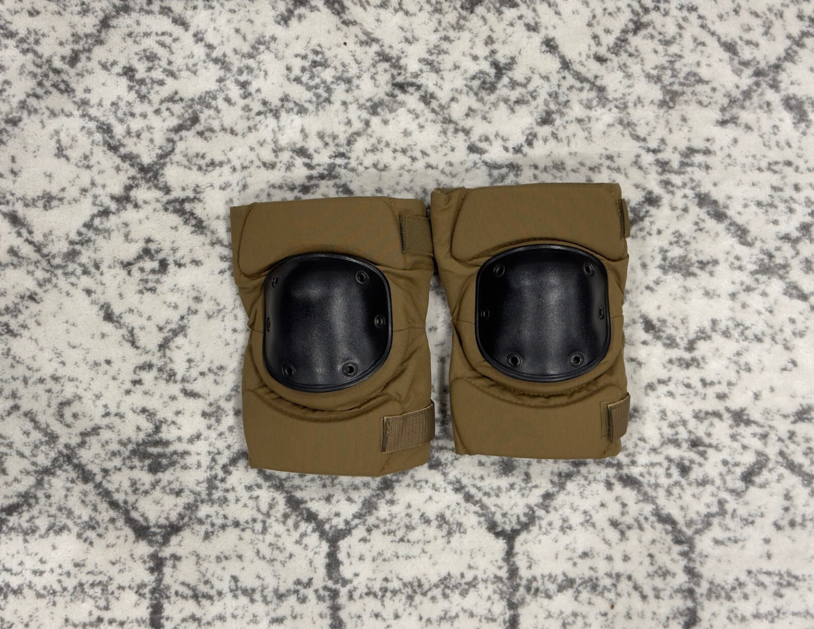 USGI Military IMPROVED Knee Pads COYOTE BROWN USMC LARGE | eBay