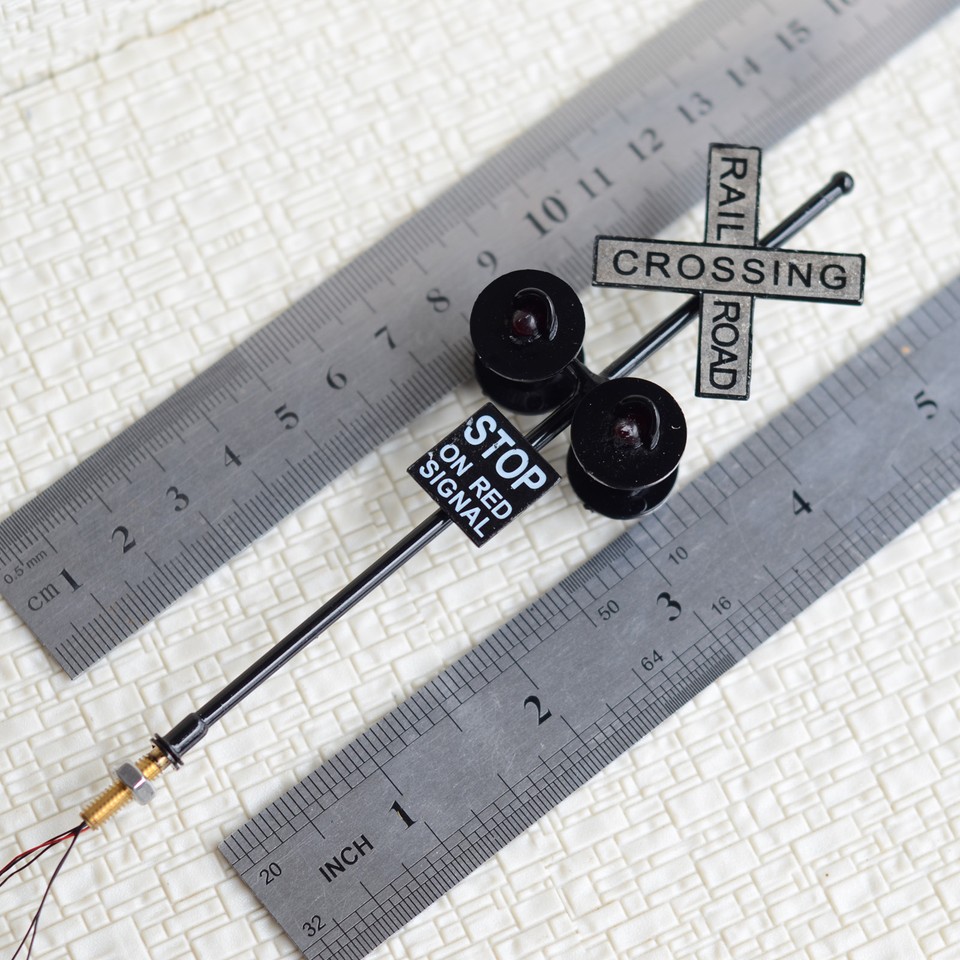 4 pcs O Scale Railroad Crossing Signals 4 heads LED made + Circuit ...