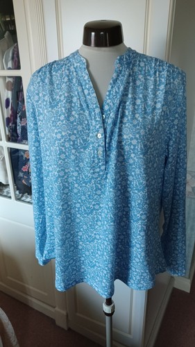 Gorgeous Cerulean Blue And White Warm Fabric Top Size L About 18" | eBay UK