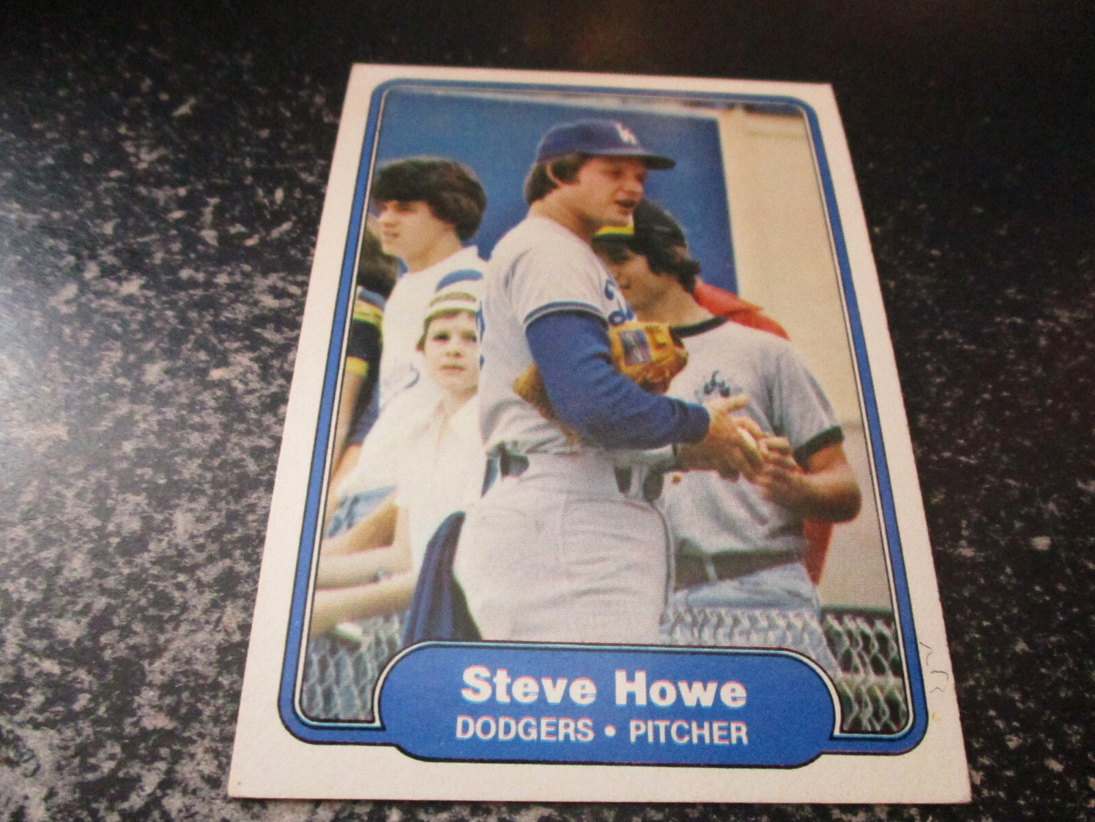 steve howe (los angeles dodgers - pitcher) 1982 fleer card #9 nr/mint ...