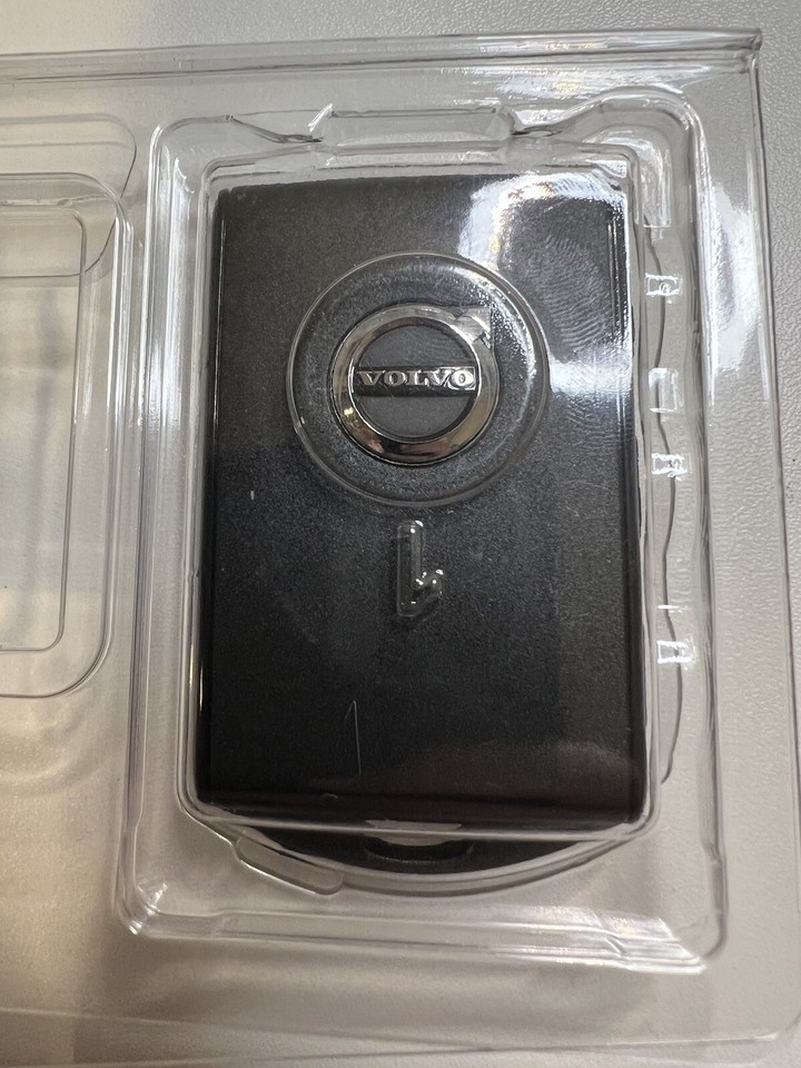 NEW OEM VOLVO SMART KEY FOB SMART IGNITION 31652606 YG0HUF8423MS | eBay