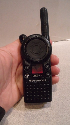 Motorola CLS 1413 UHF 1W 4CH Business Two Way Radio | eBay