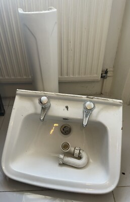 Lecico Sink and Pendistal Large White with Taps and Waste Pipe USED ...