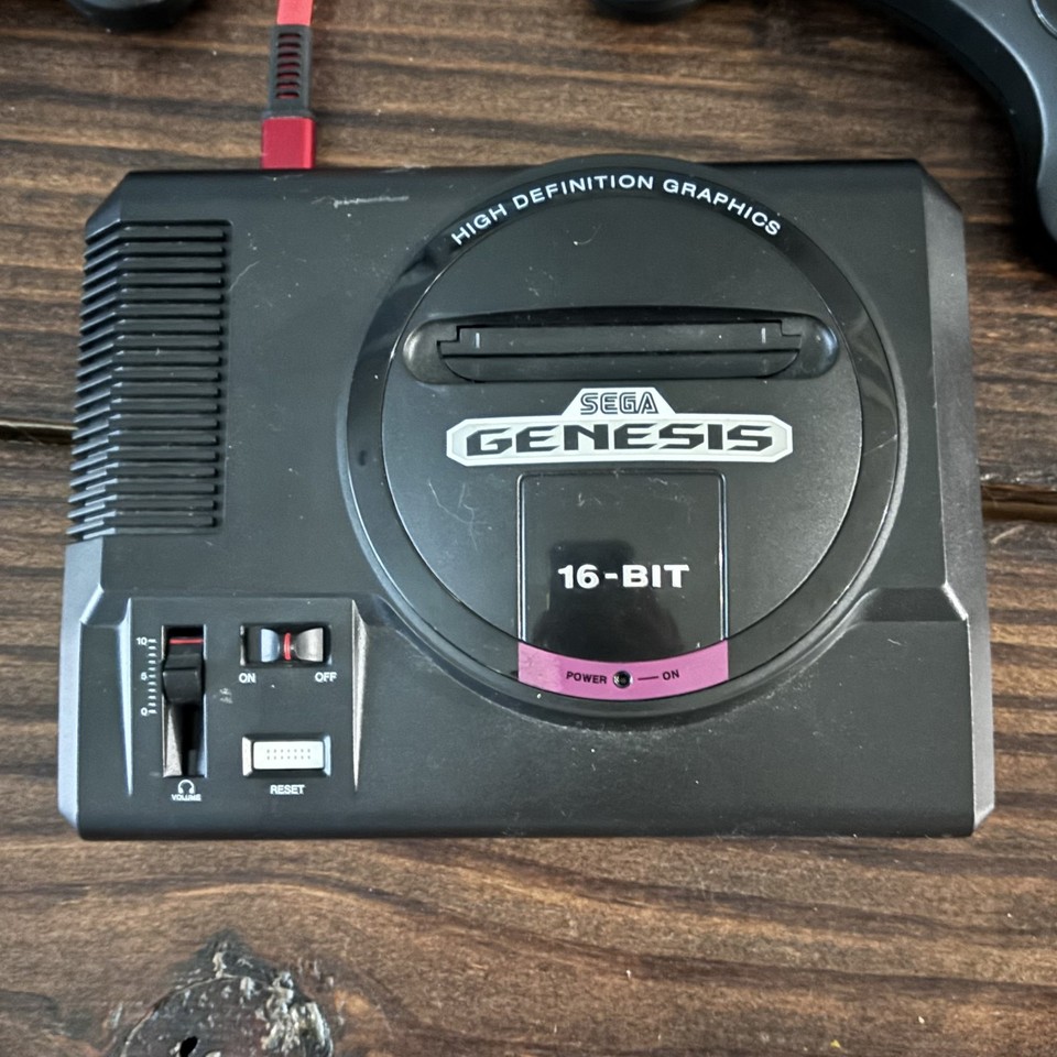 SEGA Genesis Mini Console MK-16000 W/ 2 Controllers 91 Games! See Pics ...