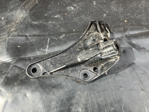 Mercedes W213 Door Card Mount Front Right O/S Bracket Trim Holder ...