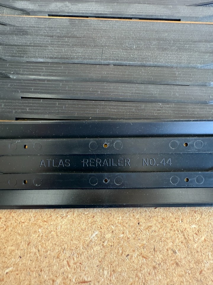Lot of 26 Vintage Atlas HO Train Rerailer Track #44 | eBay