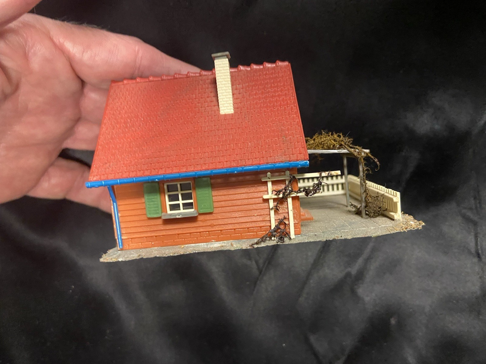 Vintage Fully Assembled Houses (2) for HO Model Train Set Town 1:87 | eBay