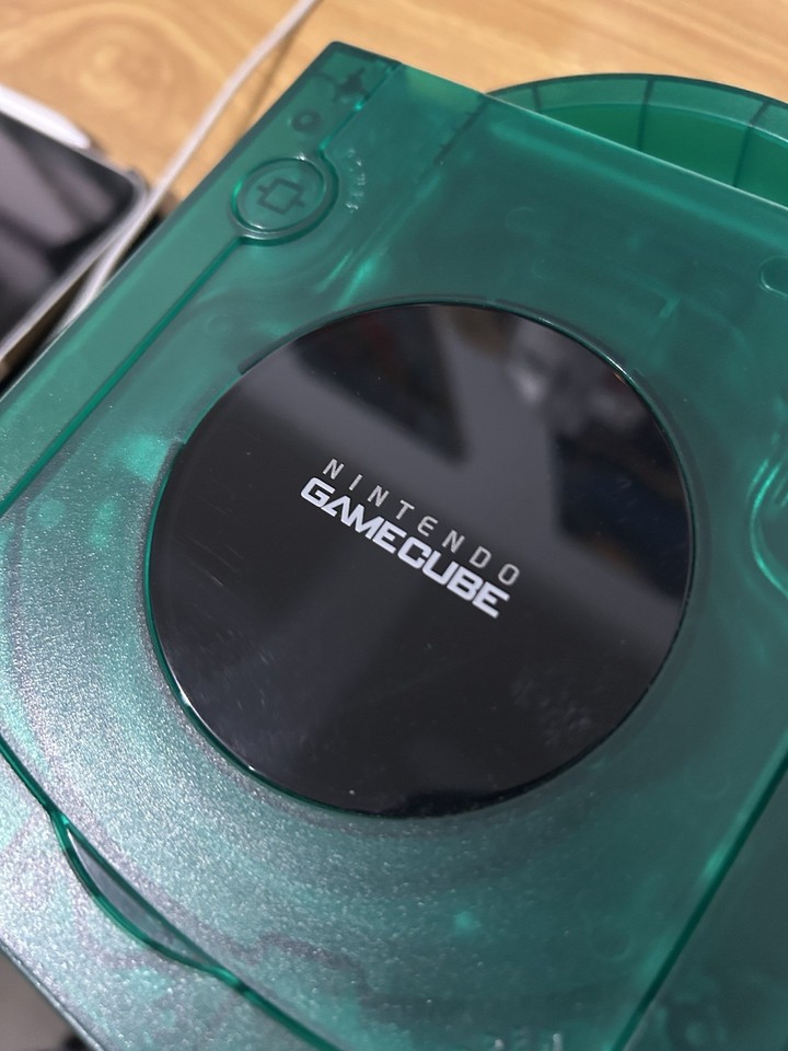 Nintendo GameCube OEM Center Jewel Lid Logo Emblem Replacement Detailed ...