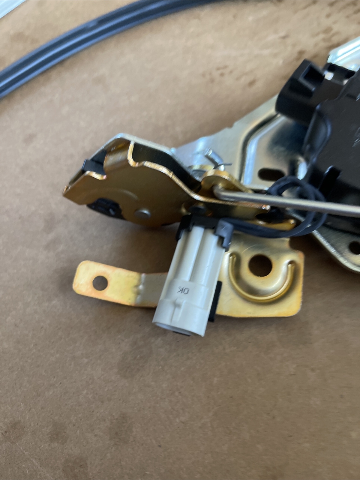 15808595 New OEM GM Liftgate Window Latch | Genuine OEM