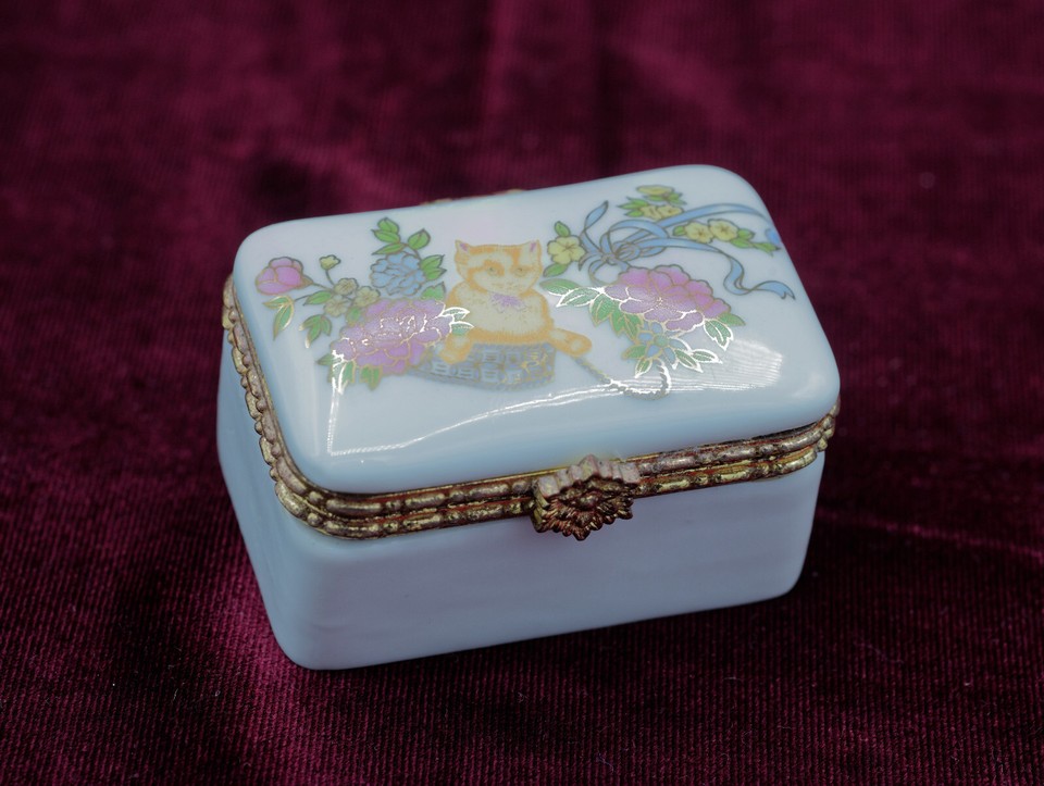 PHB Collectible Porcelain Hinged Trinket Box Great Gift for the Holiday ...