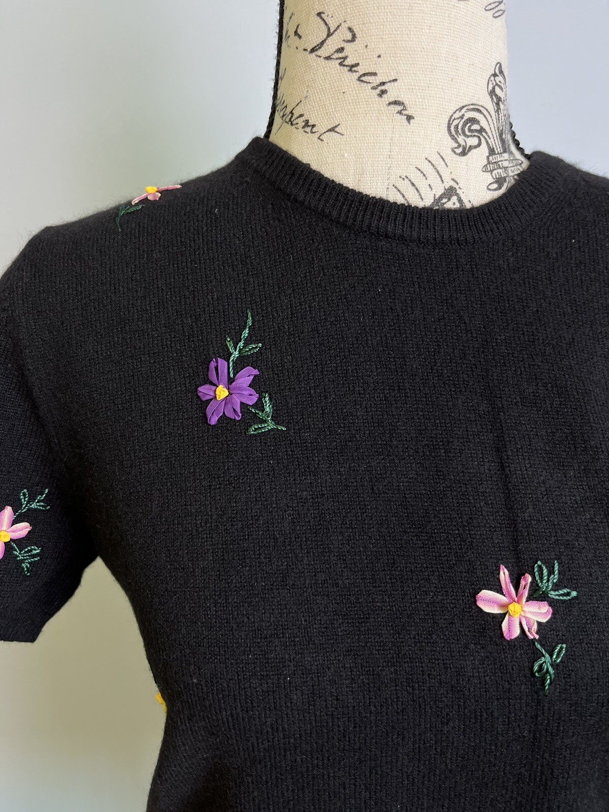 Saks Fifth Avenue Floral Embroidered Cashmere Sweater Top Size M | eBay