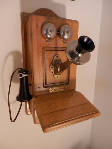 Antique Oak Wall Mount Telephone WESTERN MFG & CRACRAFT-LEICH ELECTRIC ...