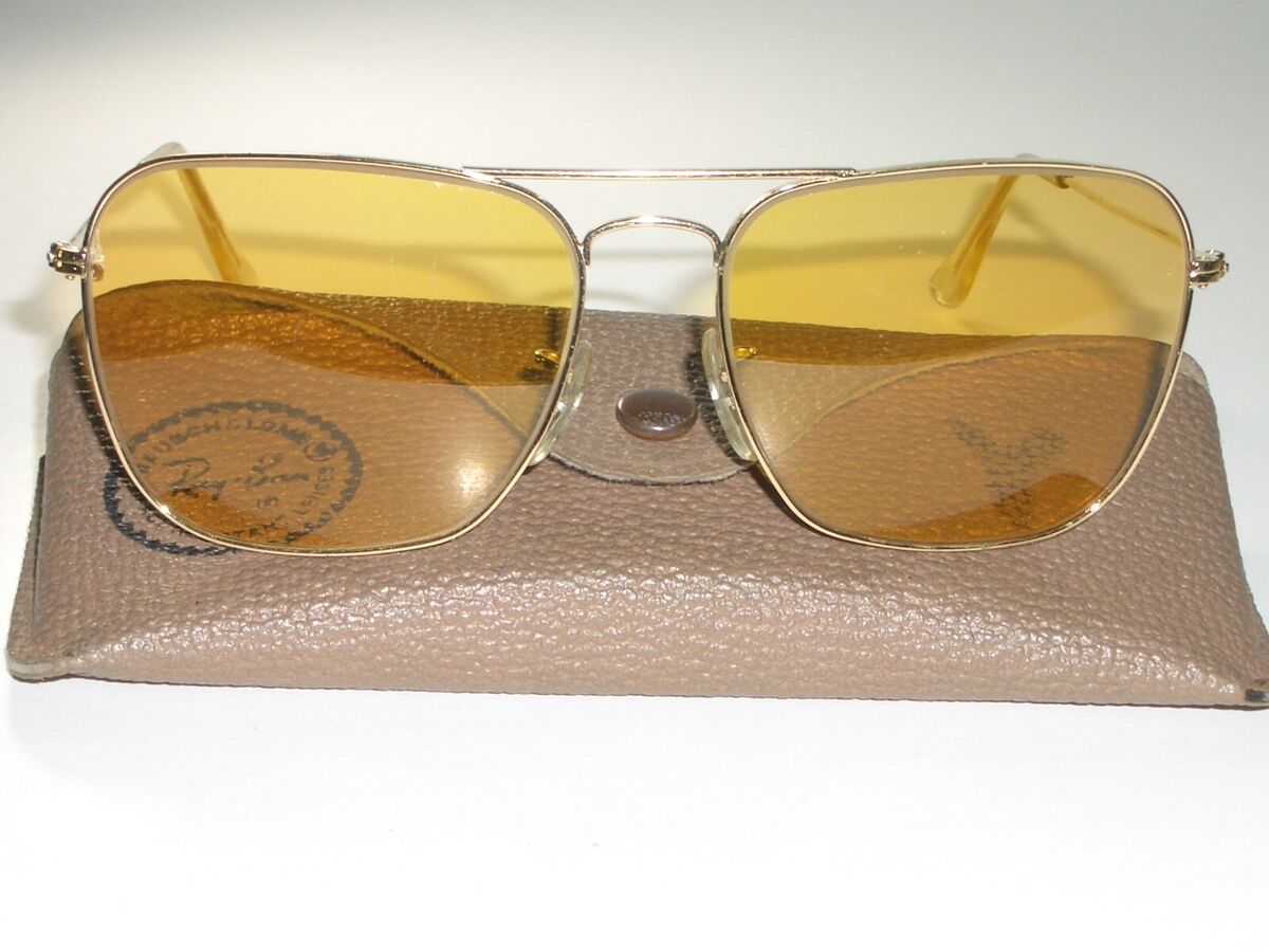 1960's VINTAGE B&L RAY BAN AMBERMATIC ALL-WEATHER CARAVAN 1960's VINTAGE B&L RAY BAN AMBERMATIC ALL-WEATHER CARAVAN