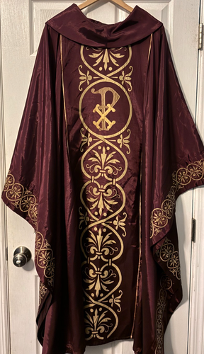 STUNNING CATHOLIC PRIESTS PURPLE & GOLD CHASUBLE VESTMENT | eBay