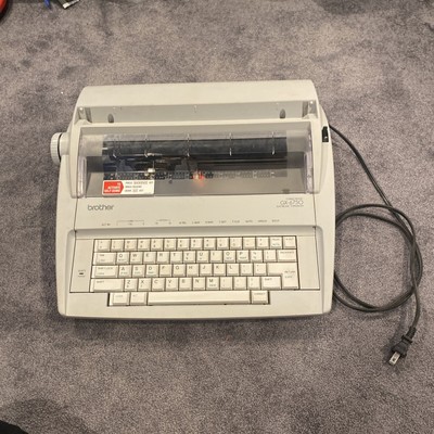 Typewriters & Word Processors - Correctronic Electronic Typewriter