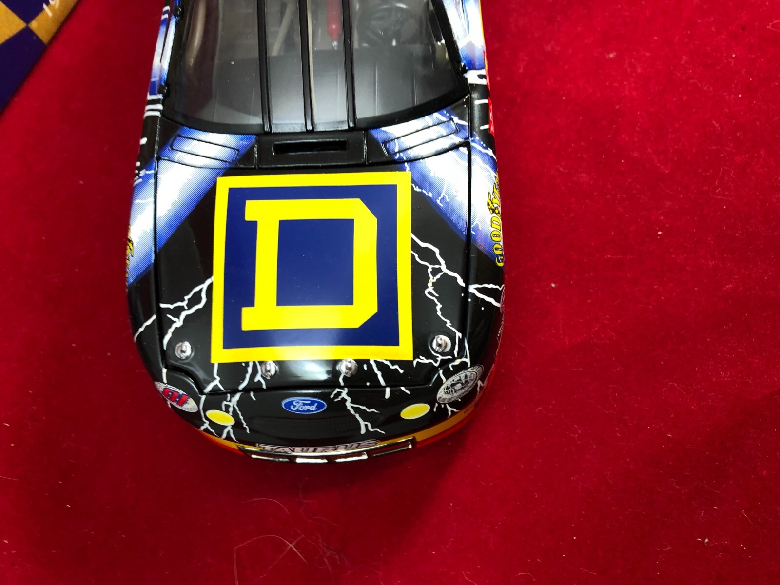 Kenny Wallace #81 Square D Lightning 1998 Ford Taurus 1/24 Action Ltd ...