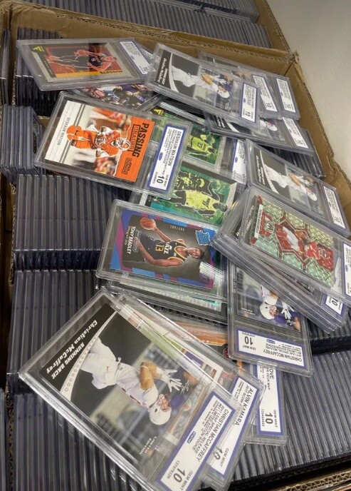 1 GRADED PSA BGS SGC CSG CARD + 2 AUTOS OR PATCHES IN EVERY PACK! 10 ...