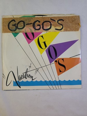 GO-GO's ~ Vacation / Beatnik Beach ~ 45rpm 1982 VG+ - *Played *SOUNDS ...