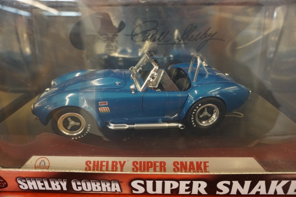 1/18 Shelby Collectibles Shelby Cobra Super Snake Blue Convertible ...