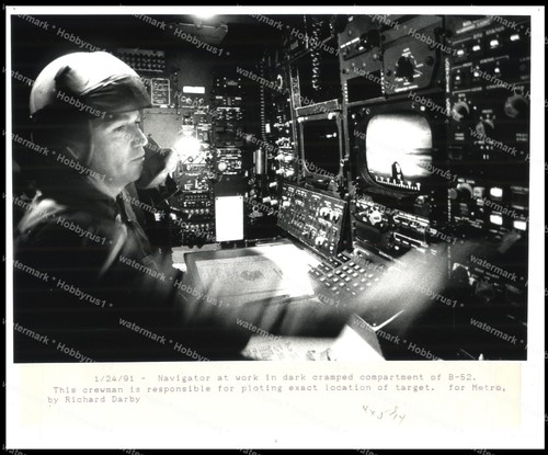 B-52 Bomber Navigator Operation Desert Storm 1991 Original Press Photo ...