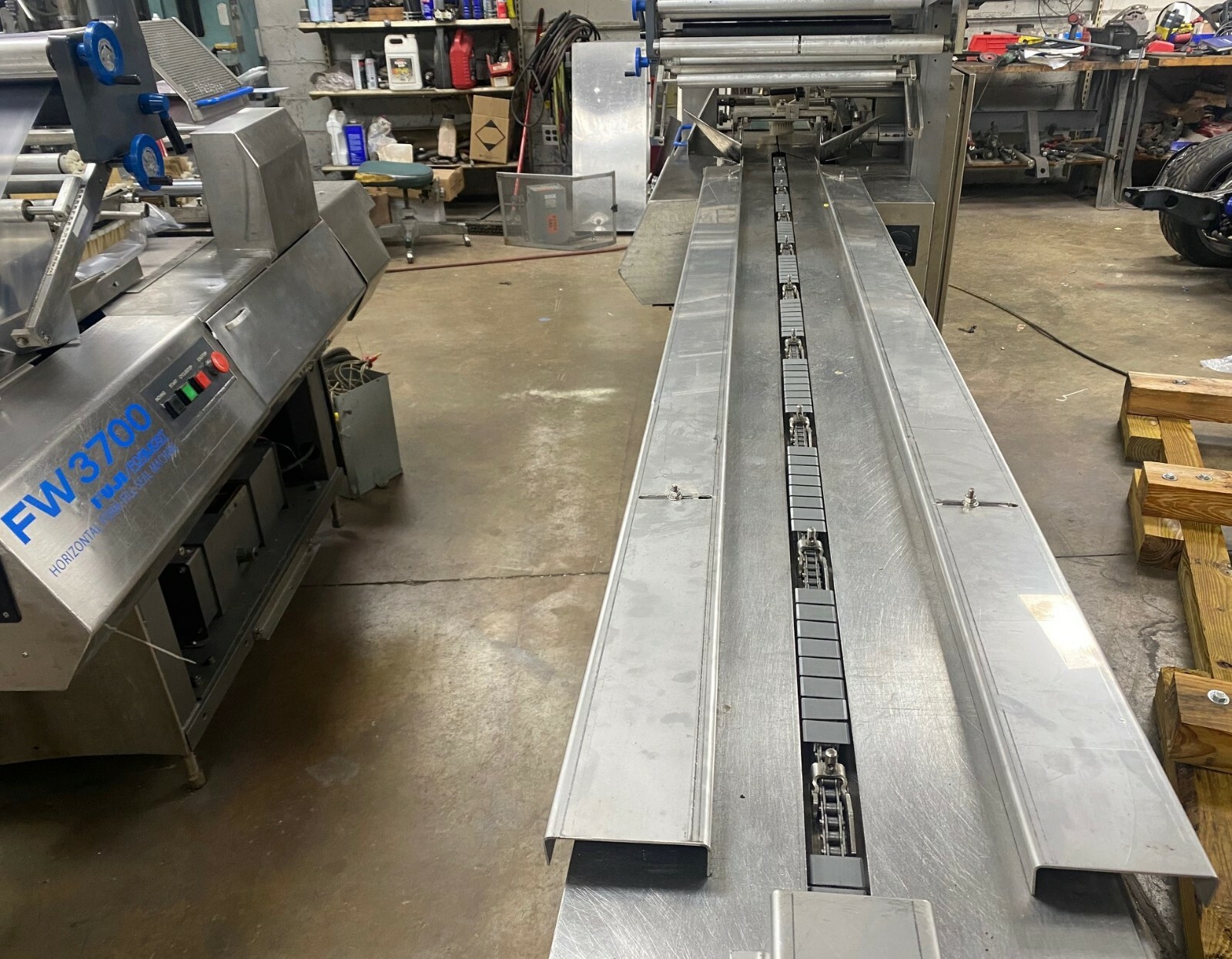FUJI FORMOST HORIZONTAL WRAPPER MODEL FW3700 8' INFEED JAWS 12" SS ...