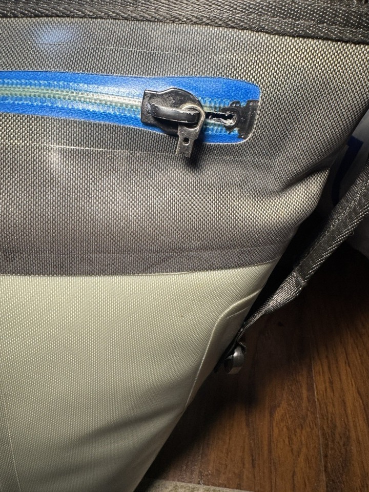 YETI Hopper Two 30 Soft Sided Cooler Fog Gray/Tahoe Blue BROKEN ZIPPER ...