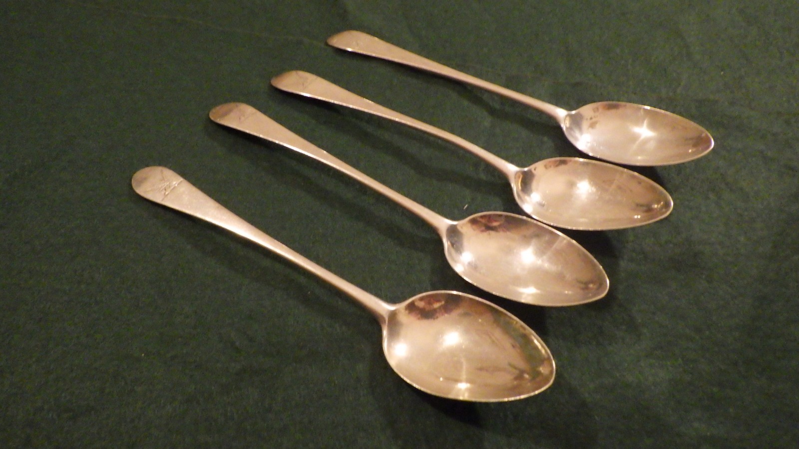 AN EXCELLENT SET OF FOUR SCOTTISH DESSERT SPOONS EDINBURGH 1795 AZ ...