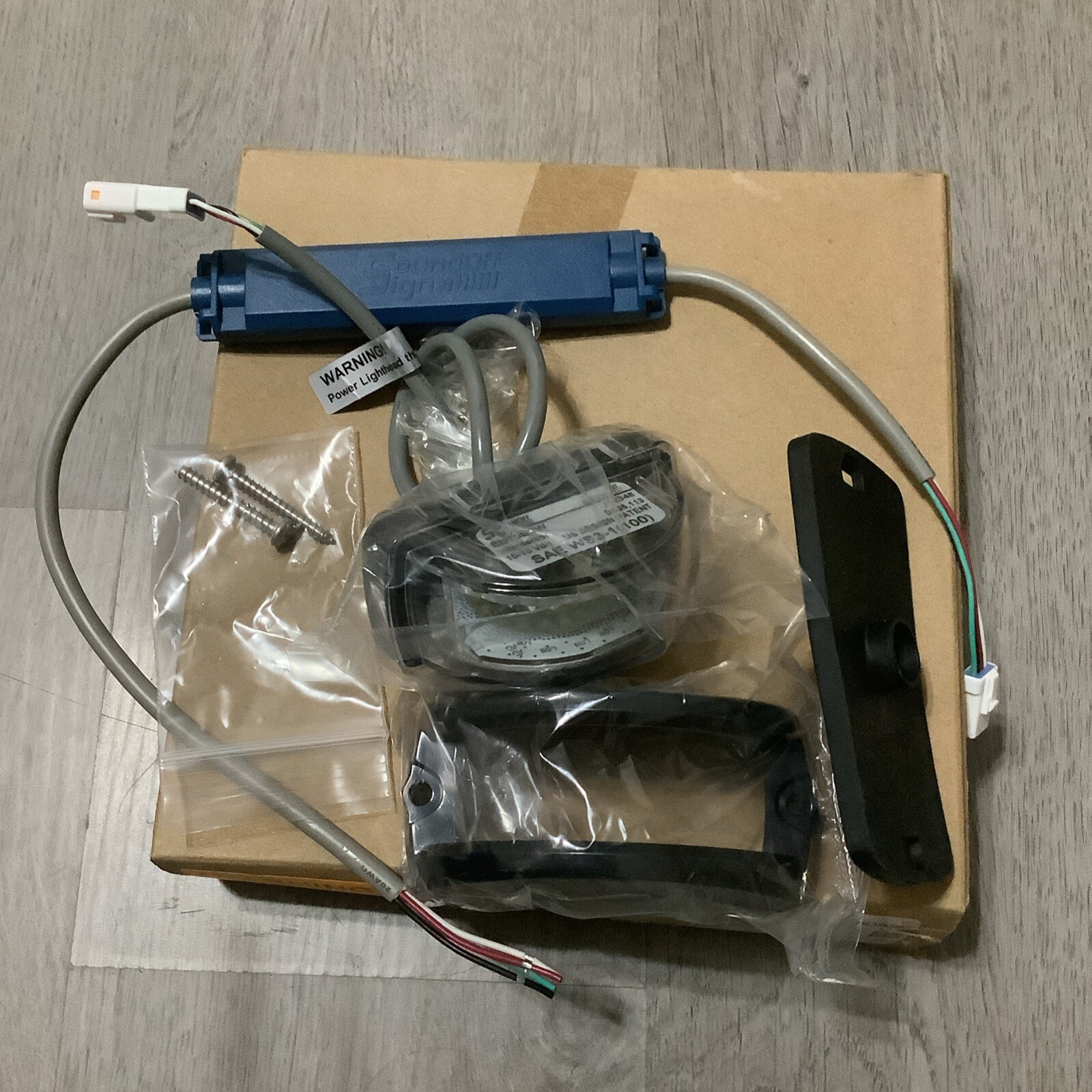 Soundoff Signal ENT3B3W LED Intersector Surface Mount Light | eBay