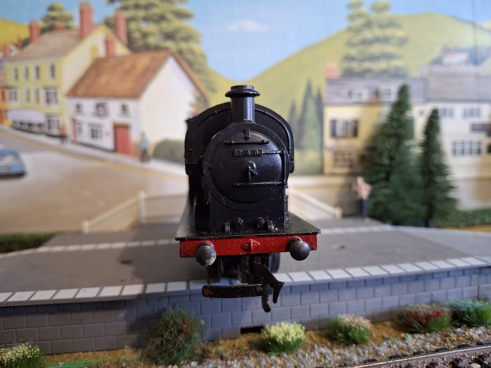 Triang OO Gauge R151 / R153 0-6-0 BR British Railway Tank Loco ...