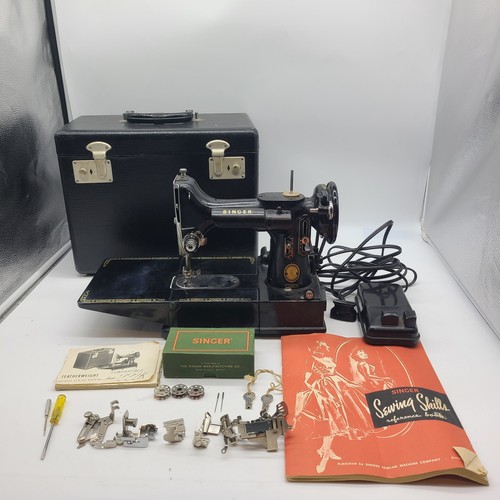 Vintage Singer Featherweight 222K Sewing Machine With Case Working | eBay