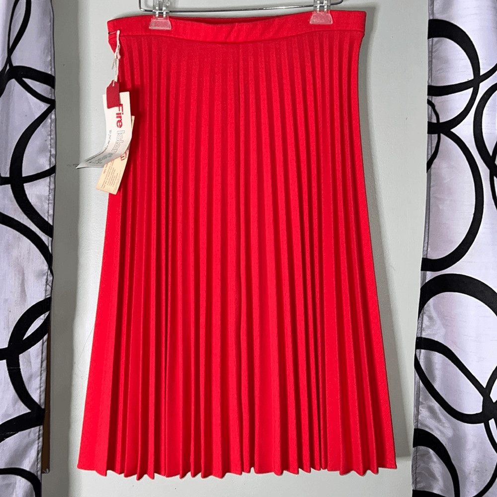 Deadstock Fire Islander Pleated Skirt size 14/32 inch… - Gem