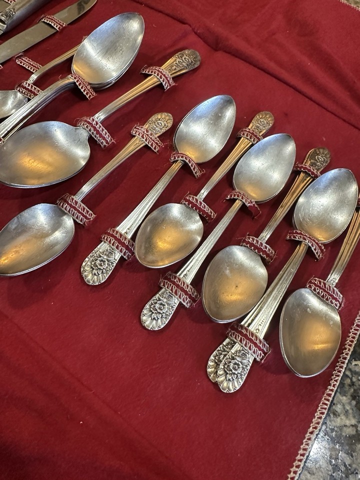 Vintage Wm. Rogers Mfg. Co. AA “Jubilee” Silverplate Set/40 Pieces With ...