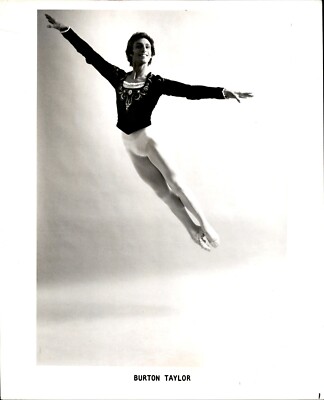 CGE20 Original Photo JOFFREY BALLET DANCER BURTON TAYLOR FLYING THROUGH ...
