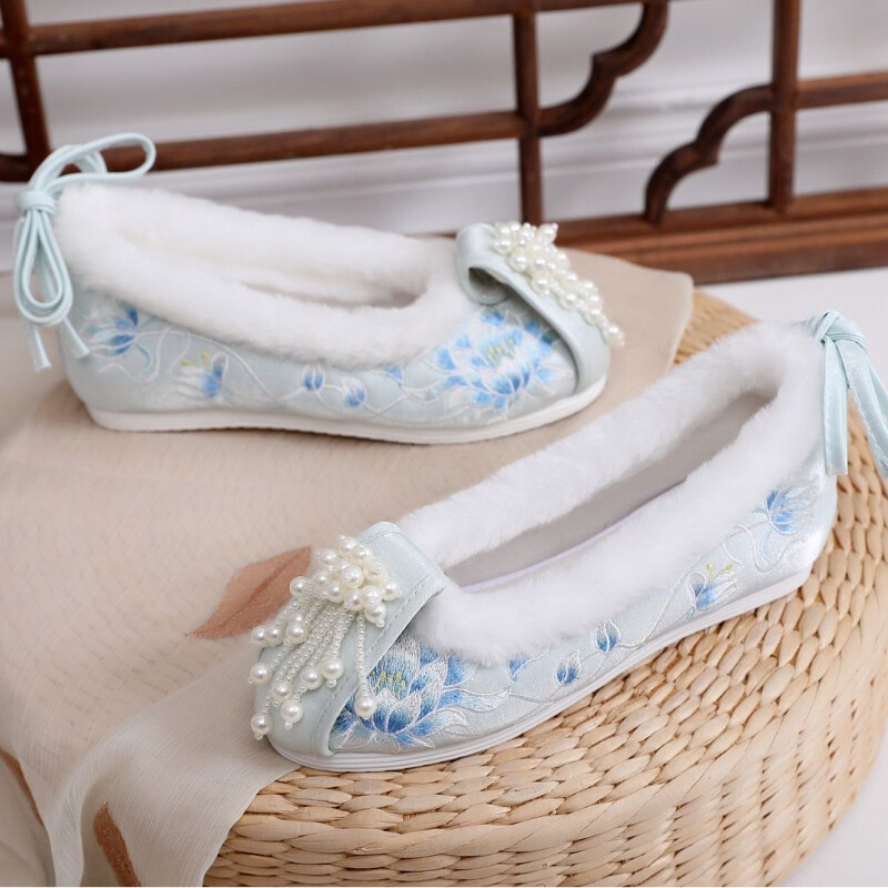 Lady Chinese Embroidered Cloth Shoes Wedding Shoes Fuzzy Plush Lining ...