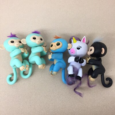 Fingerlings Lot of 5 Fingerlings. Blue Pink Black White Purple Teal ...