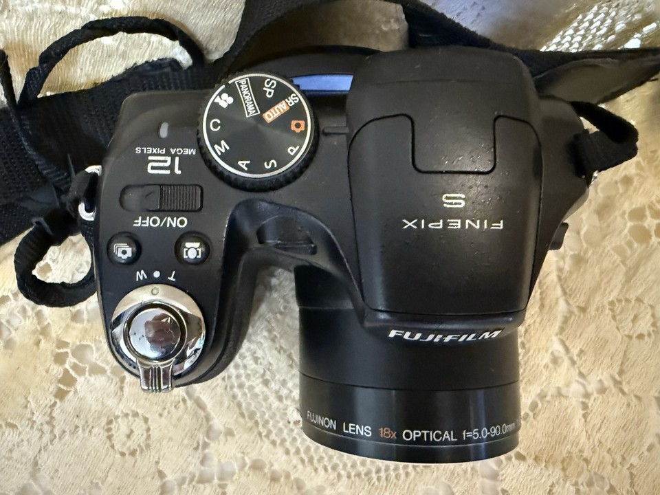 Fujifilm FinePix S Digital Camera 12MP 18x Optical Zoom with Batt ...