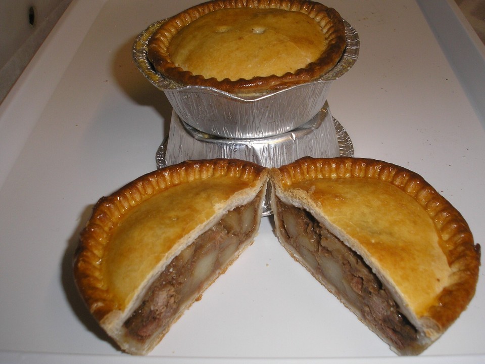 SPECIAL OFFER - 6 assorted meat pies ONLY £24.49 Wilson's family bakery ...