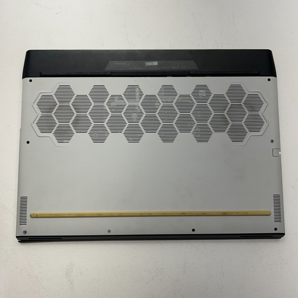 Dell Alienware M17 R4 P45E (17.3") Core i7-10870H, RTX 3070 *READ DESC ...